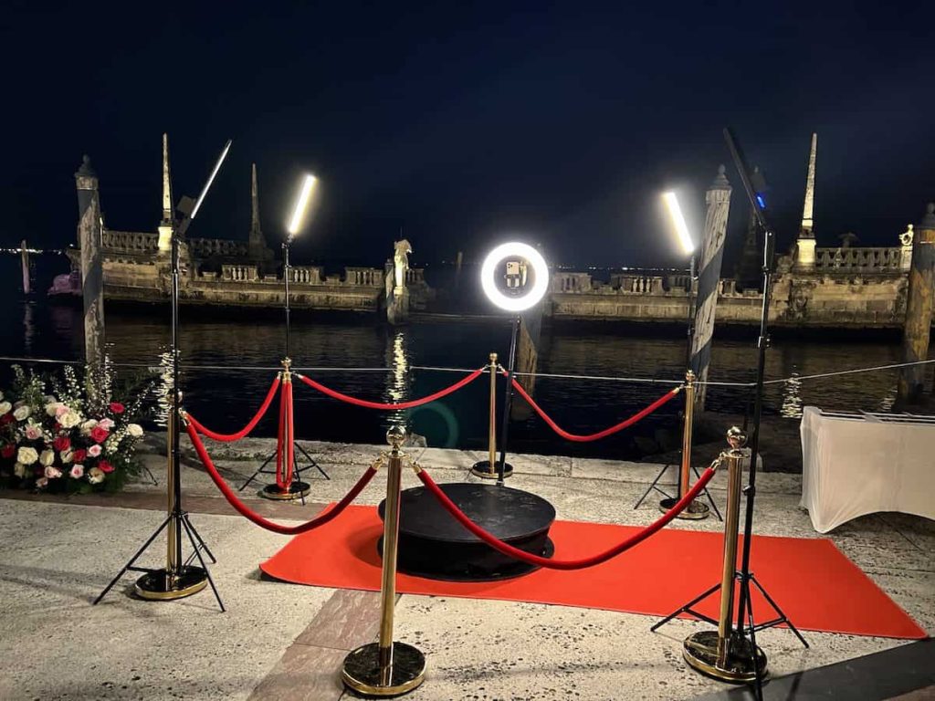 Photo Booth Rental Miami - 360 Video Booth Rental Near Me - SnapJoy Booths